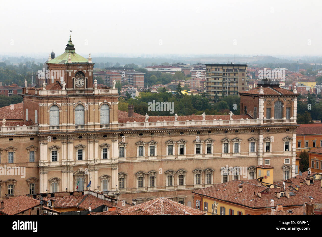 Torre Ghirlandina Simbolo Di Modena Immagini e Fotos Stock - Alamy