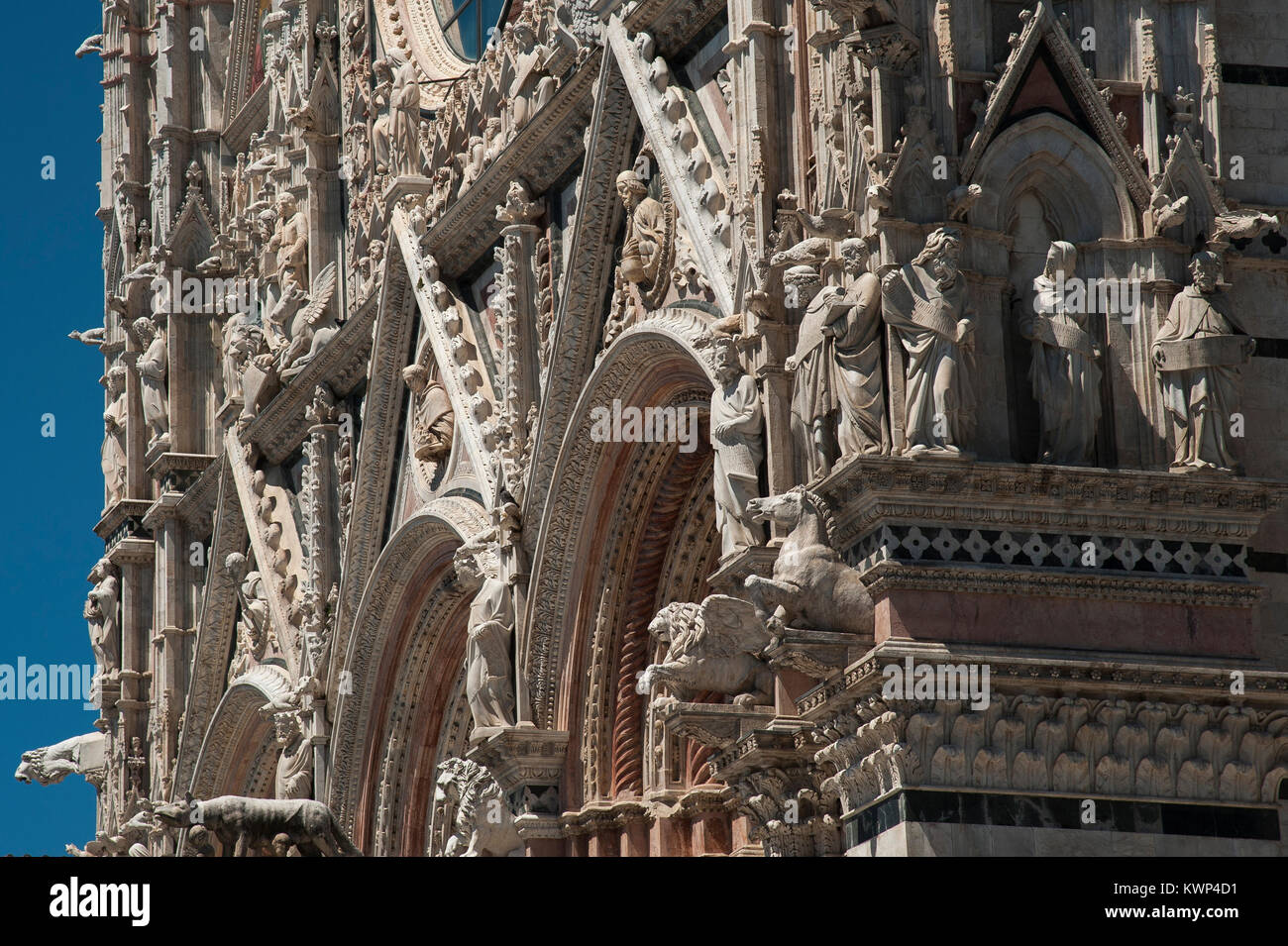 Italiano facciata gotica di Giovanni Pisano dal XIII secolo di stile ...