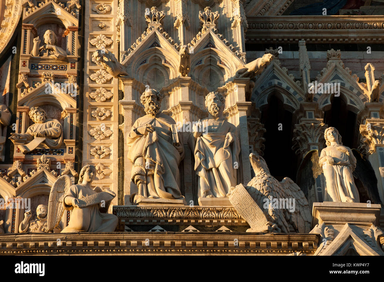 Italiano facciata gotica di Giovanni Pisano dal XIII secolo di stile ...