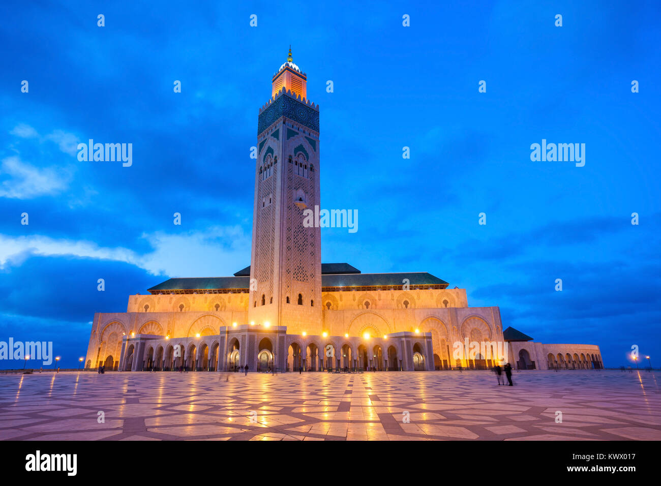 La Moschea di Hassan II alla notte a Casablanca, in Marocco. Moschea di ...