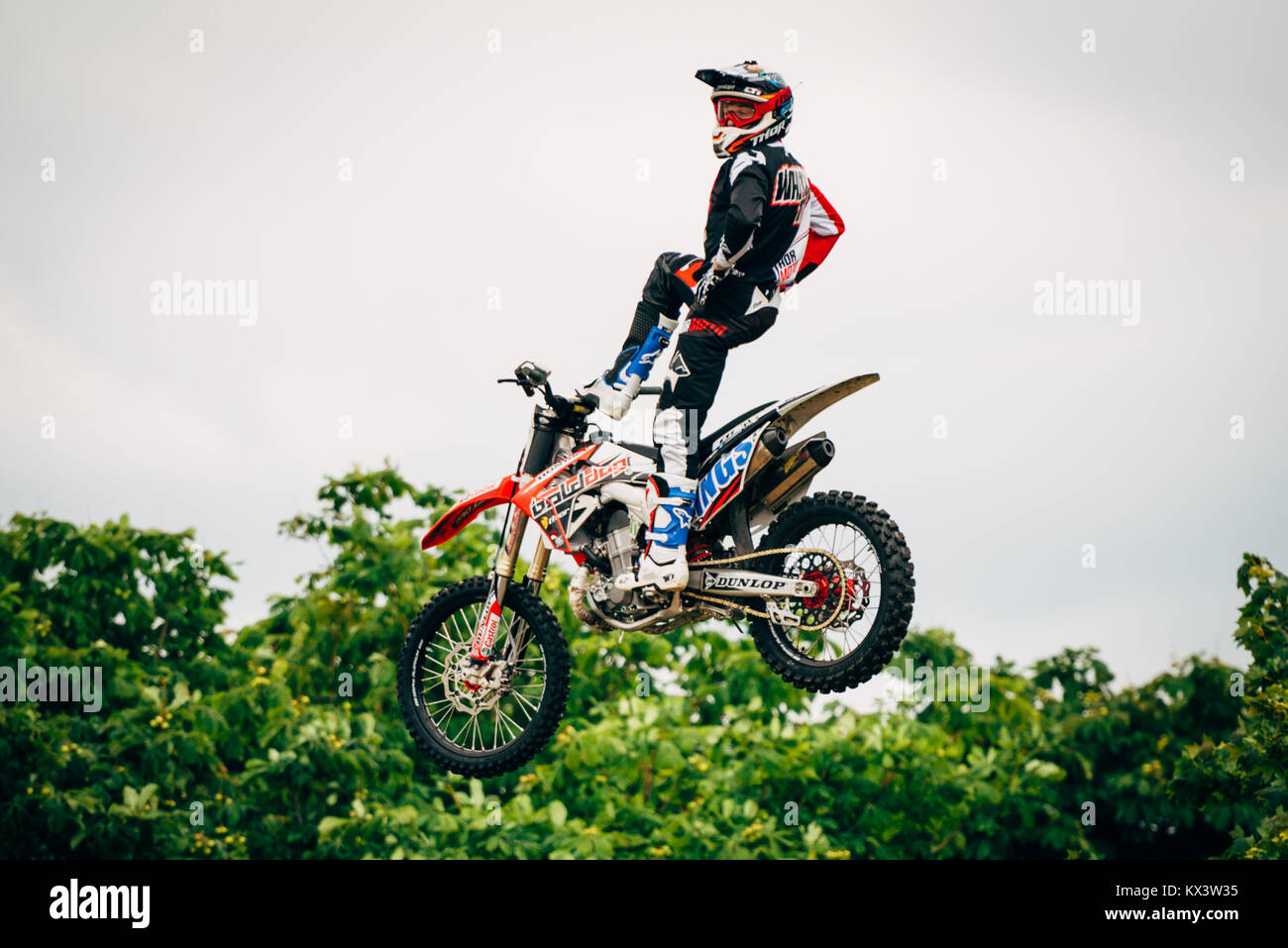 Salto in moto immagini e fotografie stock ad alta risoluzione - Alamy