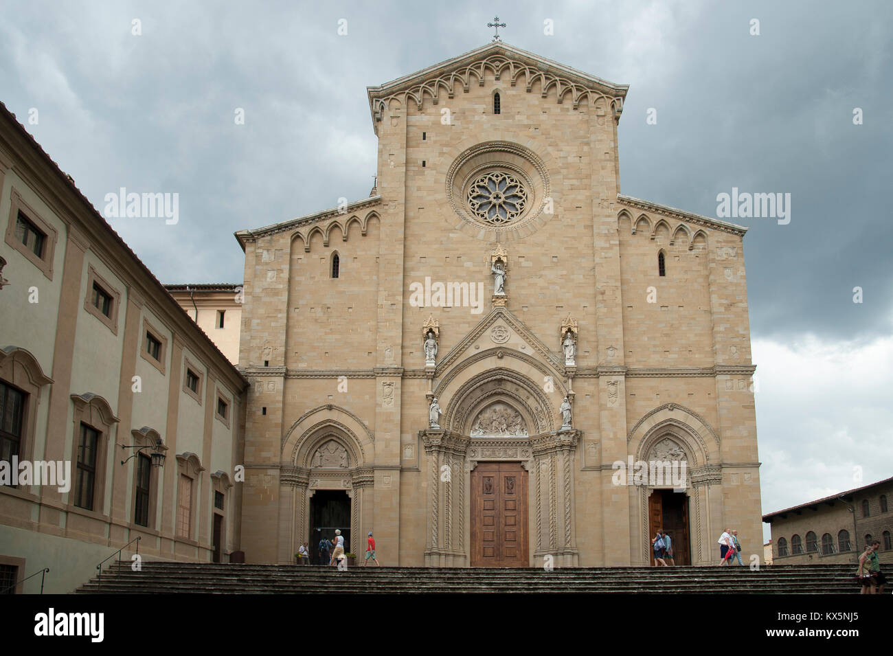 Gotico italiano Cattedrale dei Santi Pietro e Donato (Cattedrale di San ...