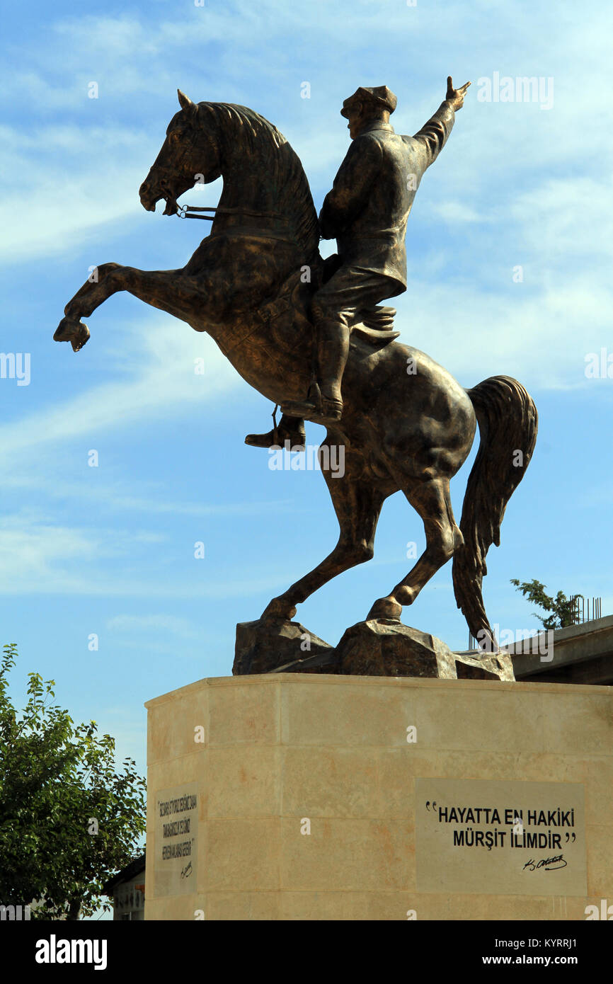 Statua di mustafa kemal ataturk memoriale immagini e fotografie stock ...