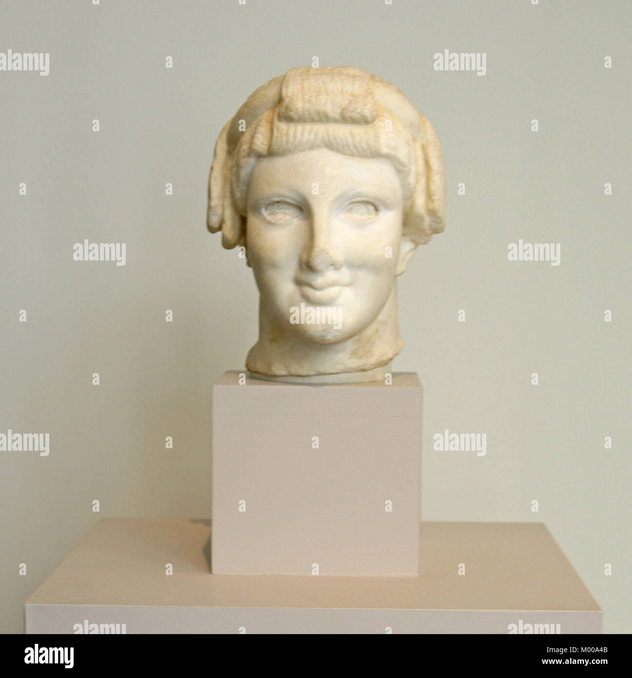 Statue greche classiche immagini e fotografie stock ad alta risoluzione ...