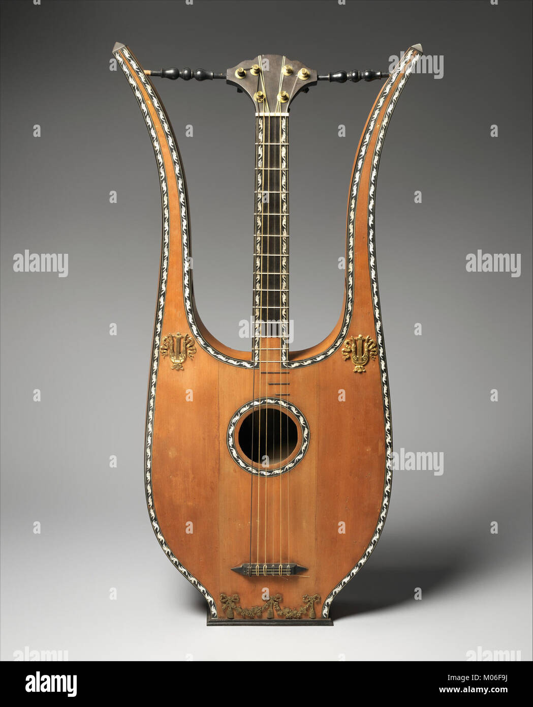 Lira chitarra immagini e fotografie stock ad alta risoluzione - Alamy