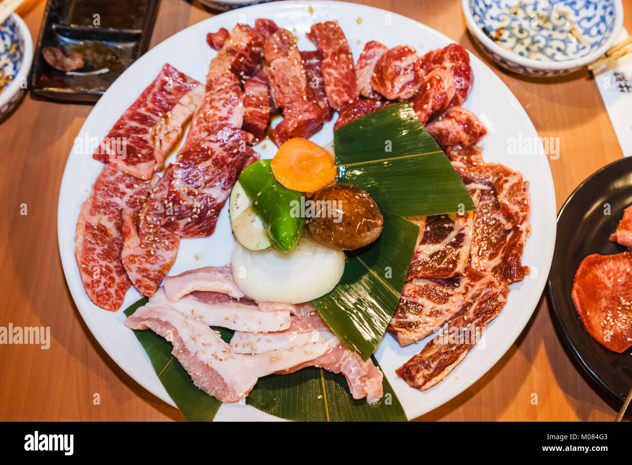Ristorante Coreano Barbecue Interno Immagini e Fotos Stock - Alamy
