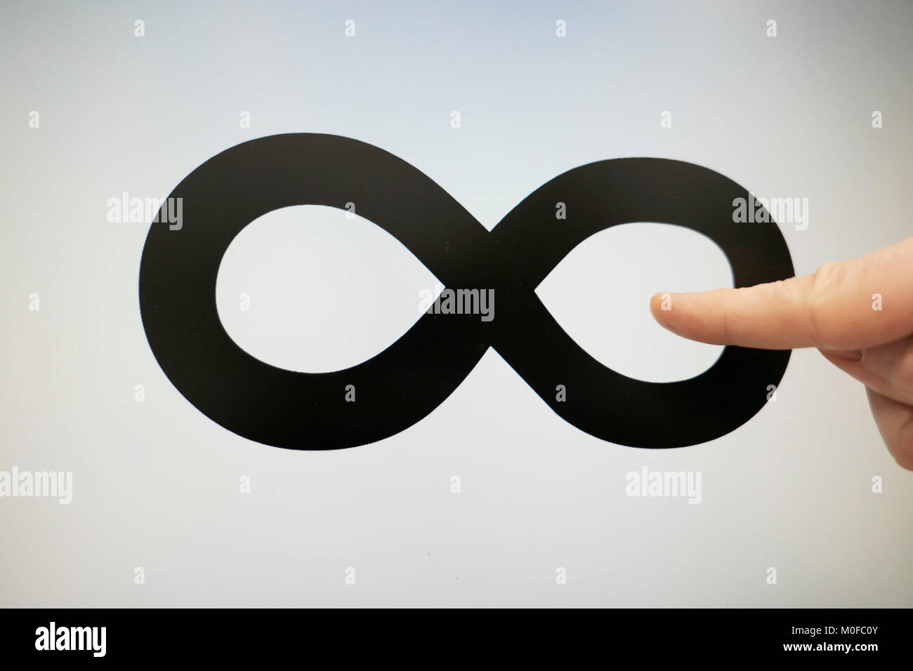 Simbolo infinito immagini e fotografie stock ad alta risoluzione - Alamy