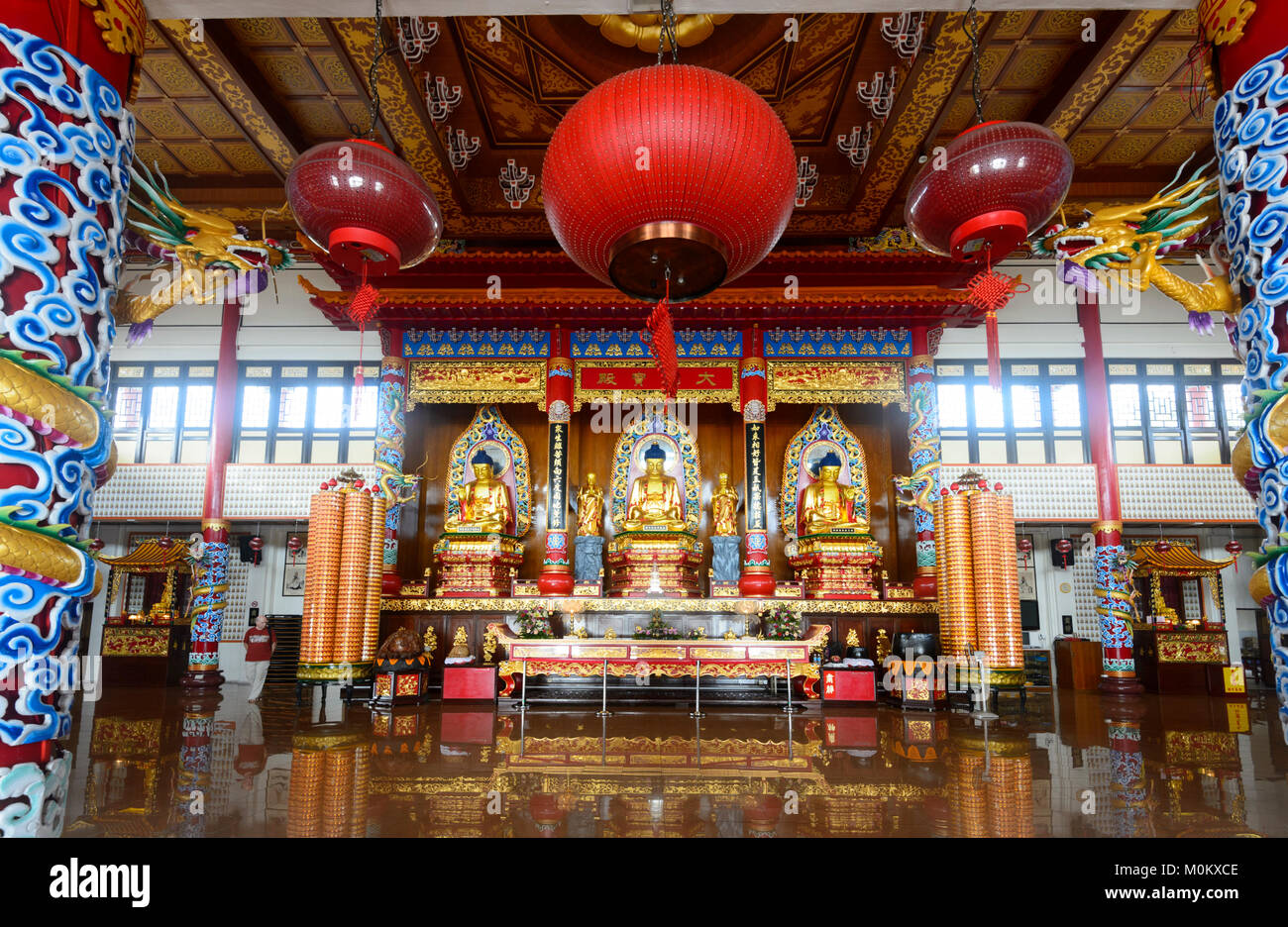 Interno della PUU Jih Shih tempio buddista, Sandakan, Sabah Borneo ...