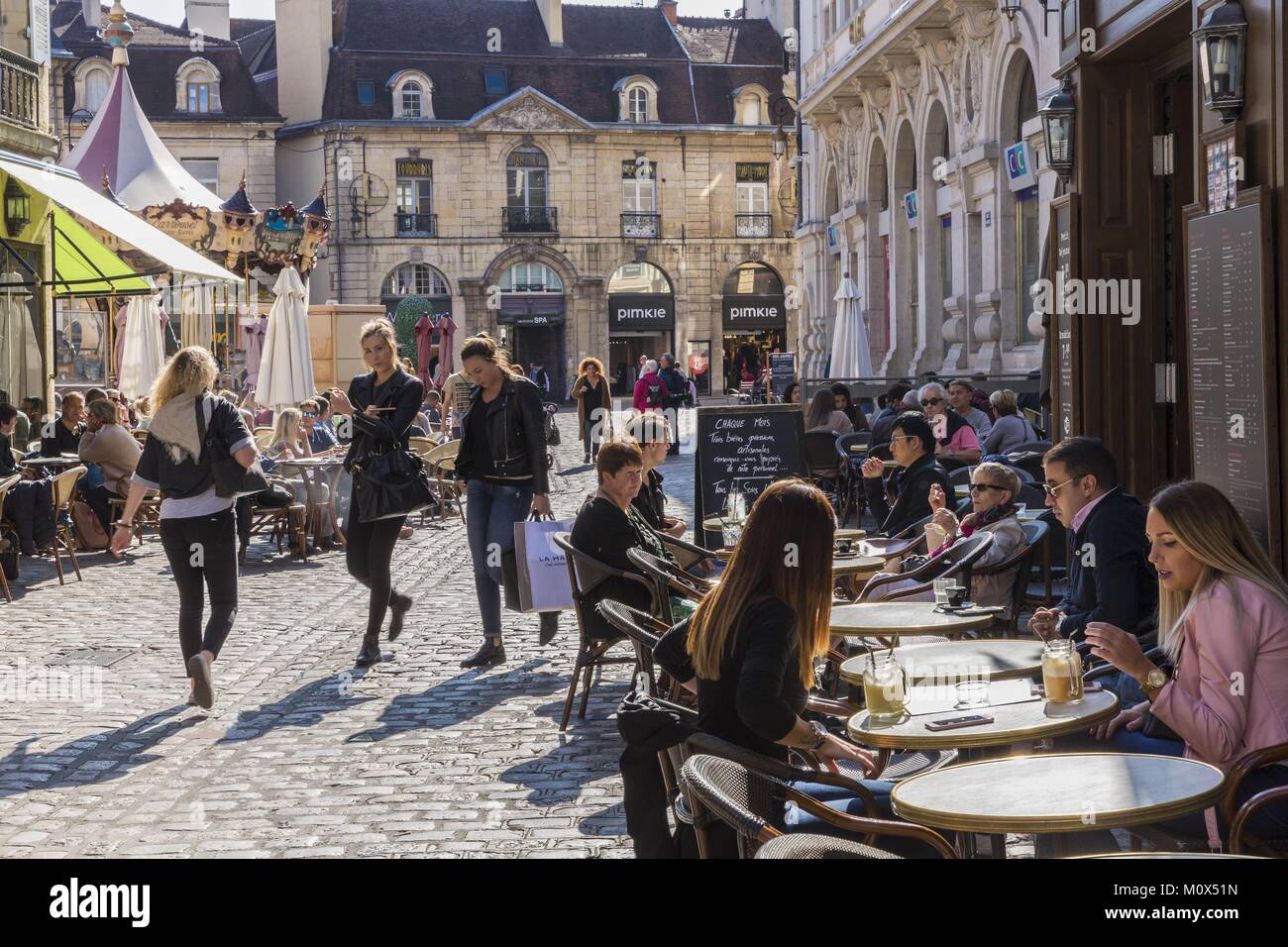 Rude dimora immagini e fotografie stock ad alta risoluzione - Alamy