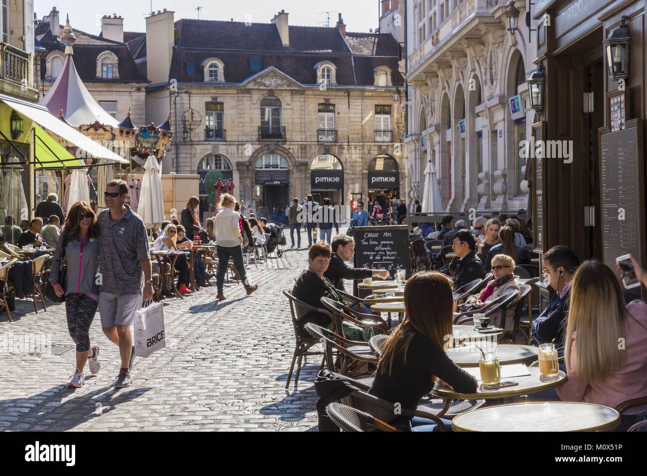 Rude dimora immagini e fotografie stock ad alta risoluzione - Alamy