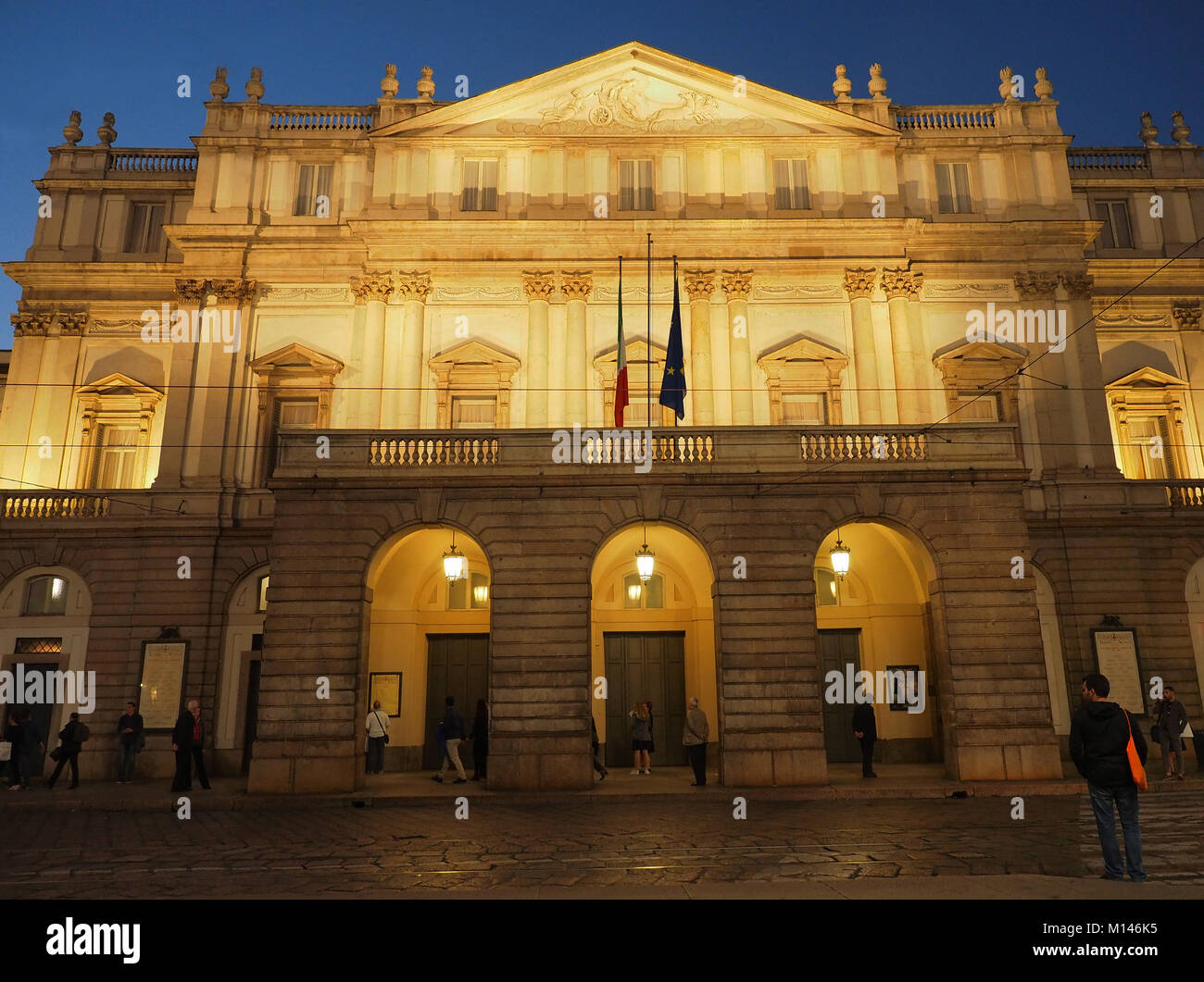 Teatro alla scala milano immagini e fotografie stock ad alta ...