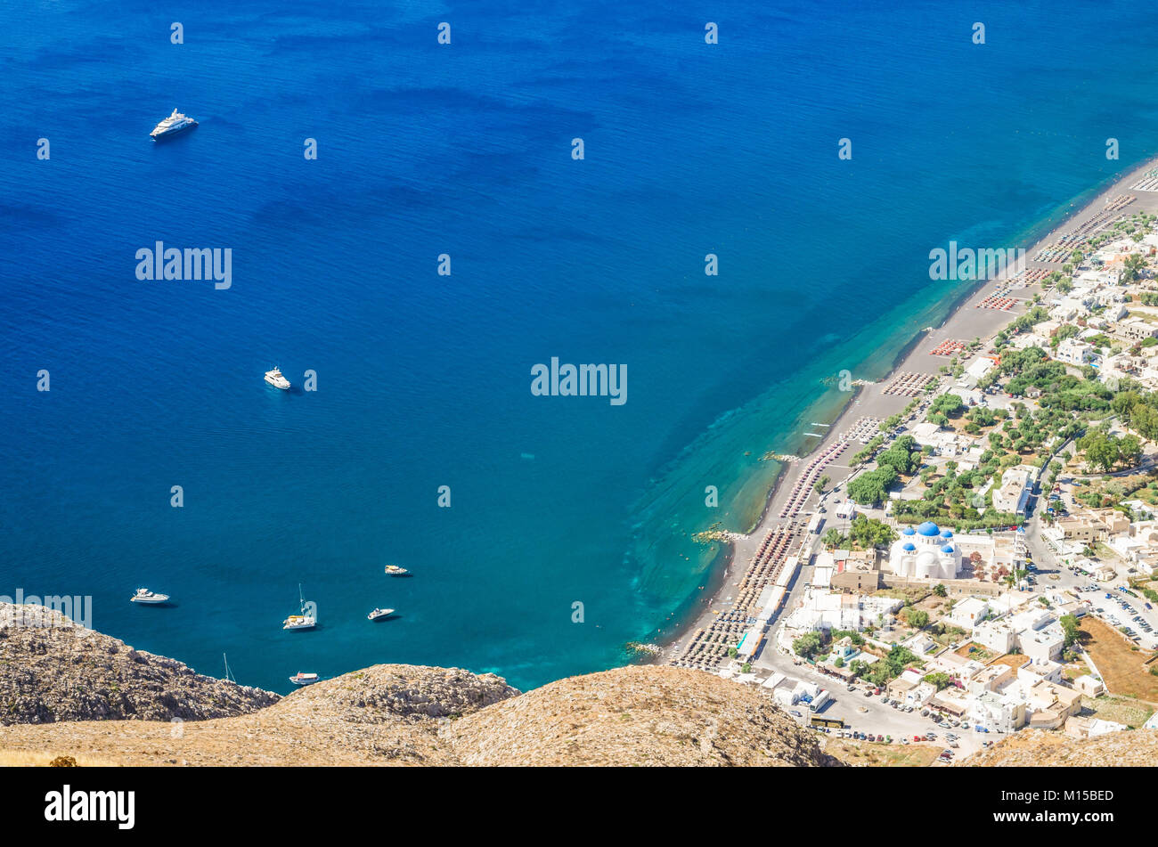 Perissa beach santorini immagini e fotografie stock ad alta risoluzione ...
