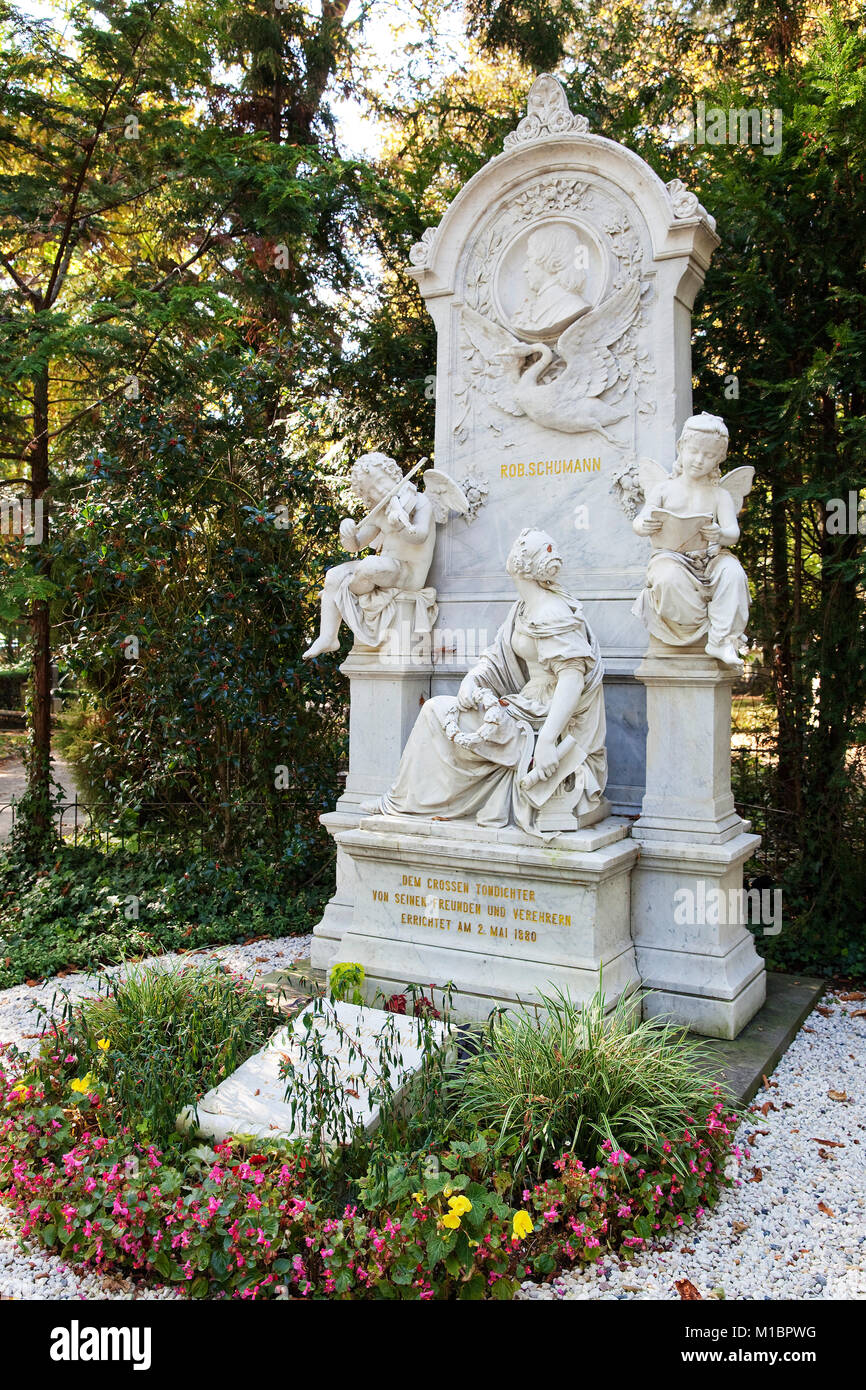 Tomba di onorario di Robert Schumann e Clara Schumann, vecchio cimitero ...