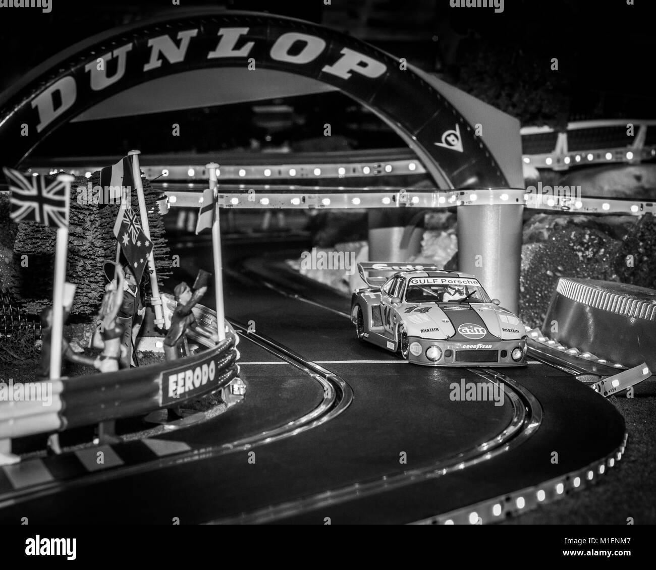 Slot car immagini e fotografie stock ad alta risoluzione - Alamy
