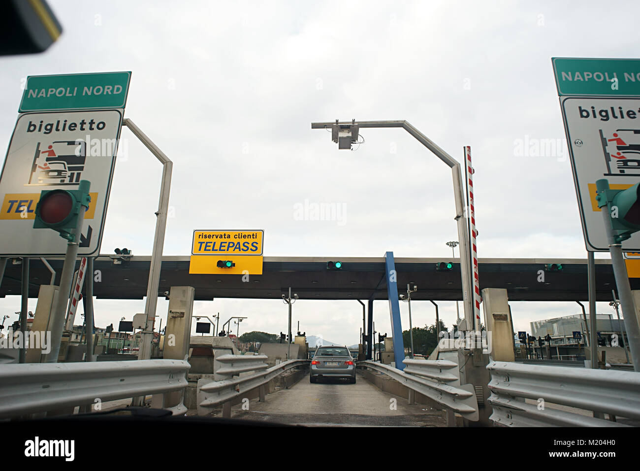 Casello telepass immagini e fotografie stock ad alta risoluzione - Alamy