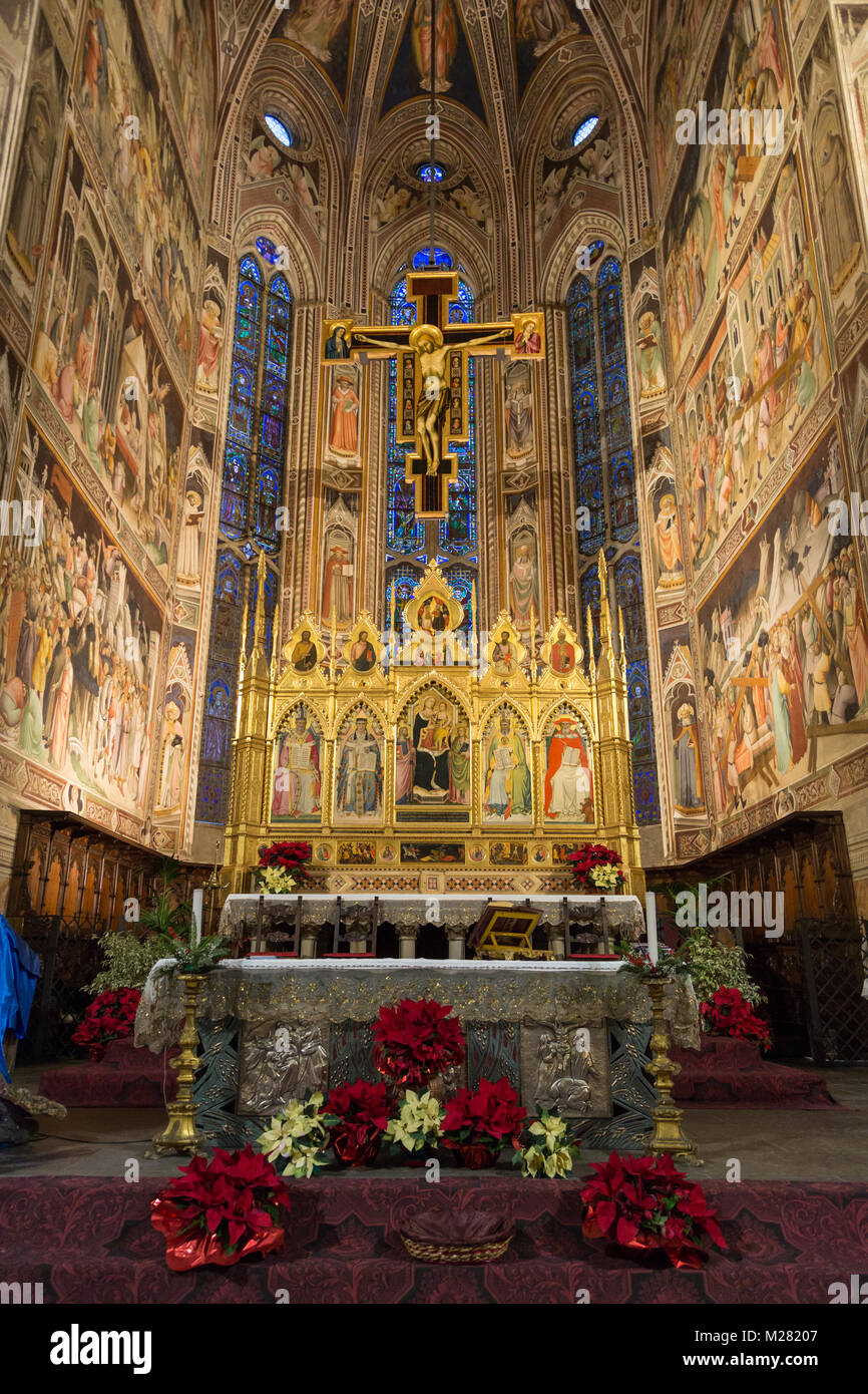 Altare Maggiore della Basilica di Santa Croce a Firenze Toscana Italia ...