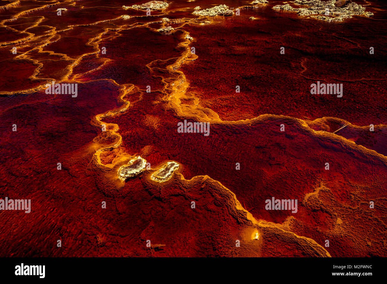 Colori fantastici di Rio Tinto. Il fiume è famoso per il suo colore ...