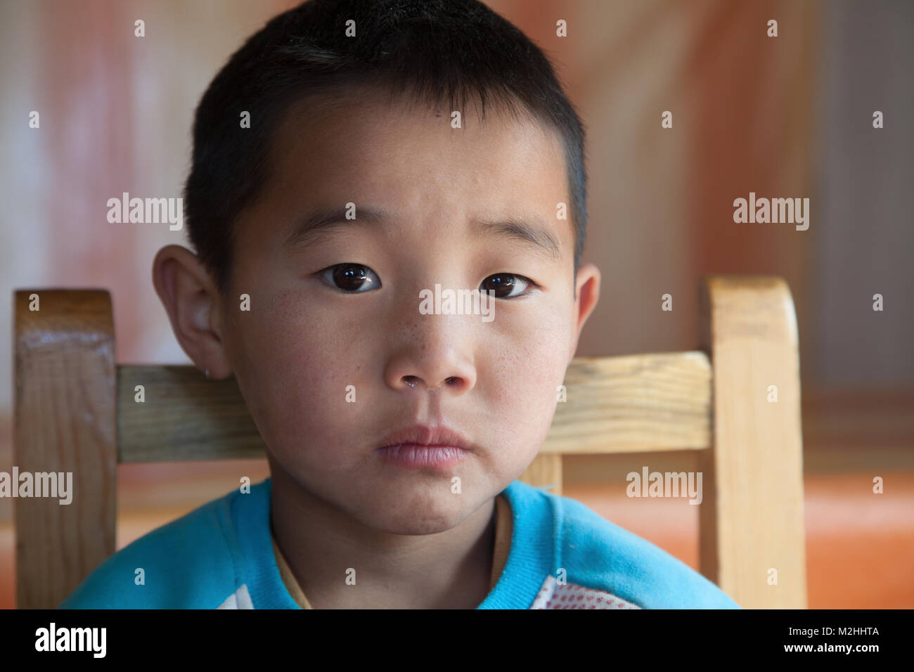 Mongolian boy immagini e fotografie stock ad alta risoluzione - Alamy