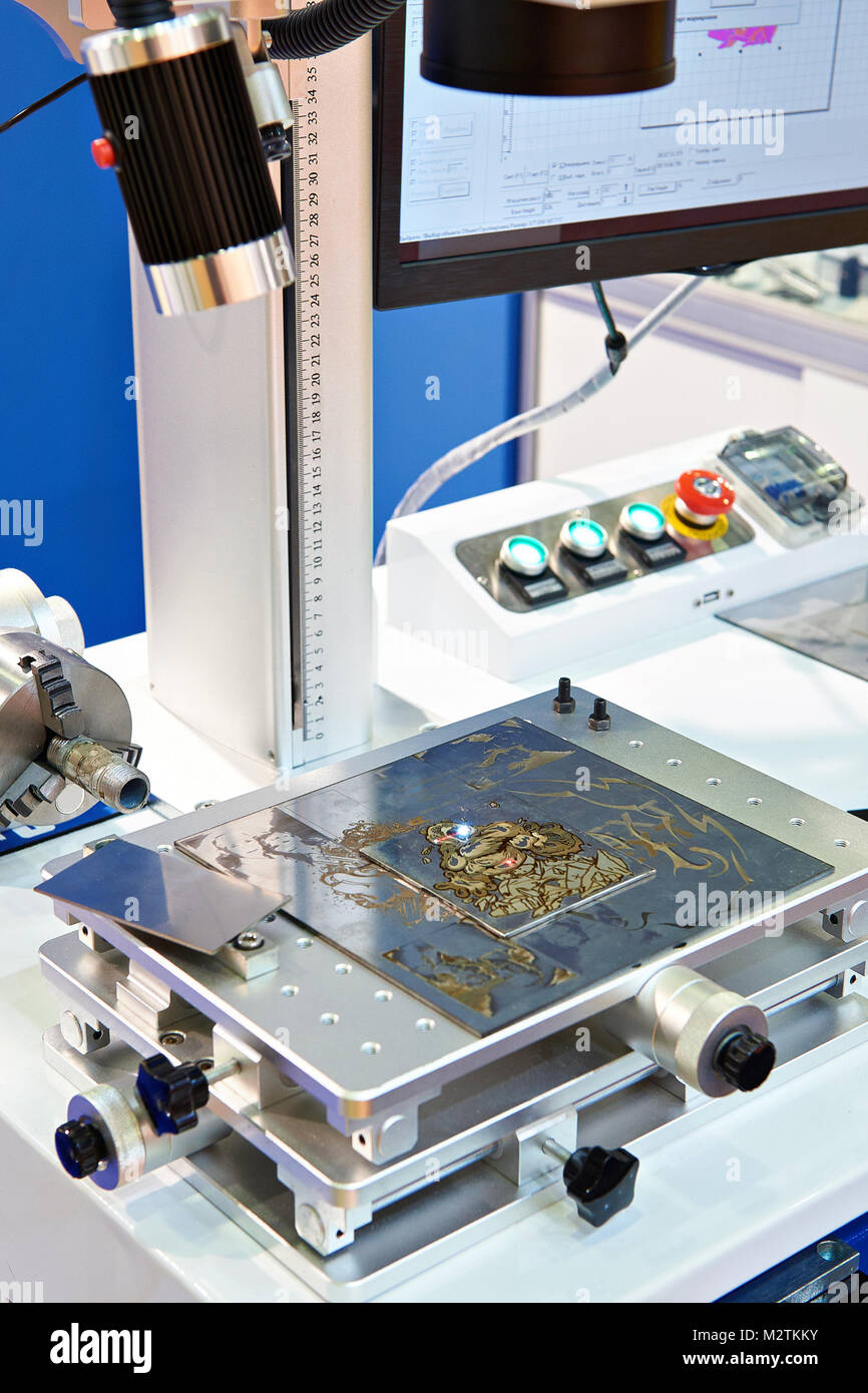 Incisione laser immagini e fotografie stock ad alta risoluzione - Alamy