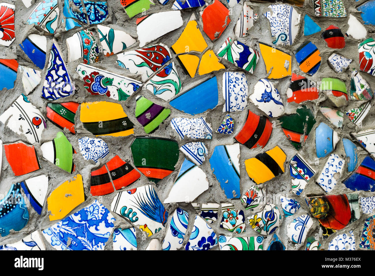 Piastrelle rosse frantumate immagini e fotografie stock ad alta ...