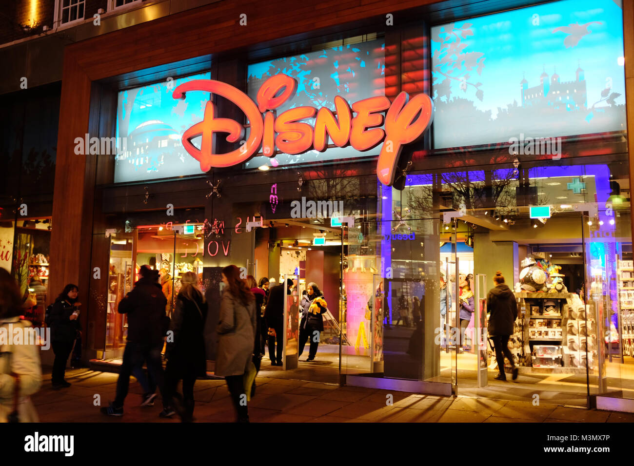 Disney store london immagini e fotografie stock ad alta risoluzione - Alamy