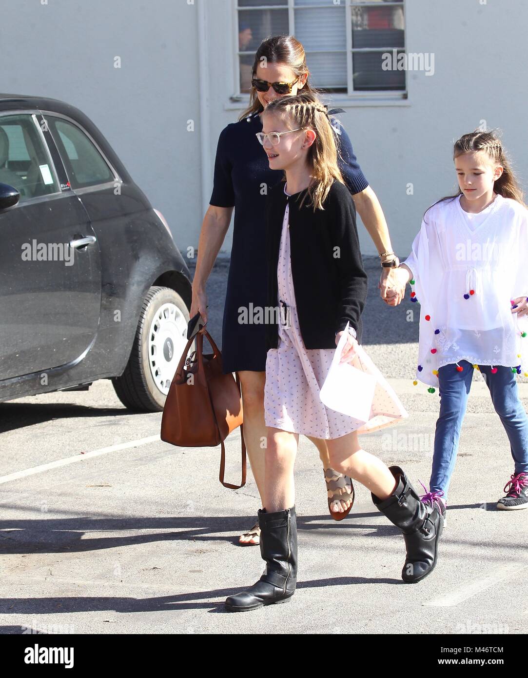 Jennifer Garner e Ben Affleck lasciare la chiesa con i loro bambini con ...