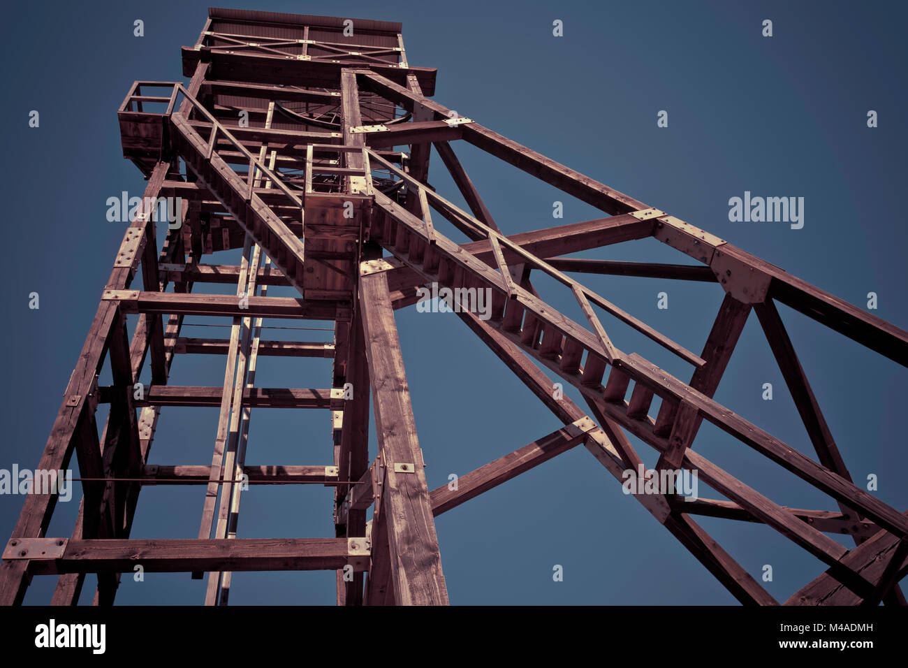 Verricello in legno immagini e fotografie stock ad alta risoluzione - Alamy
