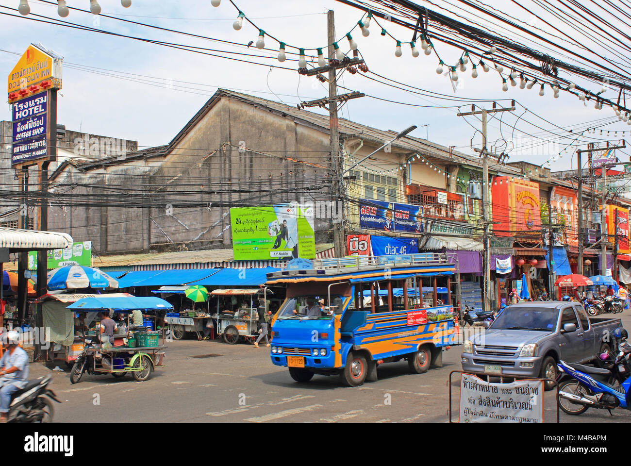 Phuket street view immagini e fotografie stock ad alta risoluzione - Alamy