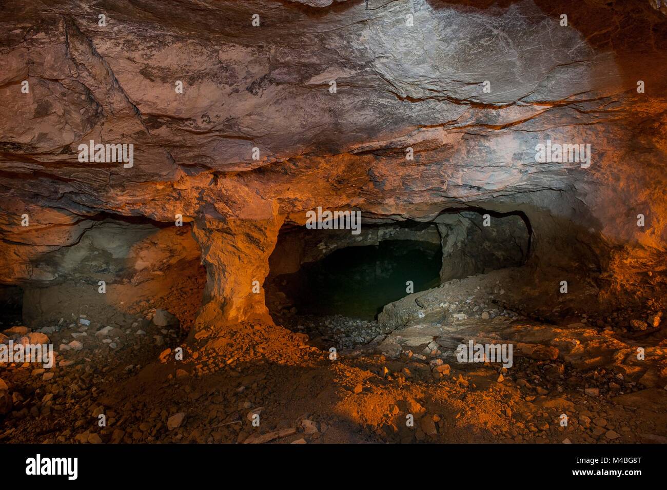 Dynamite tunnel immagini e fotografie stock ad alta risoluzione - Alamy