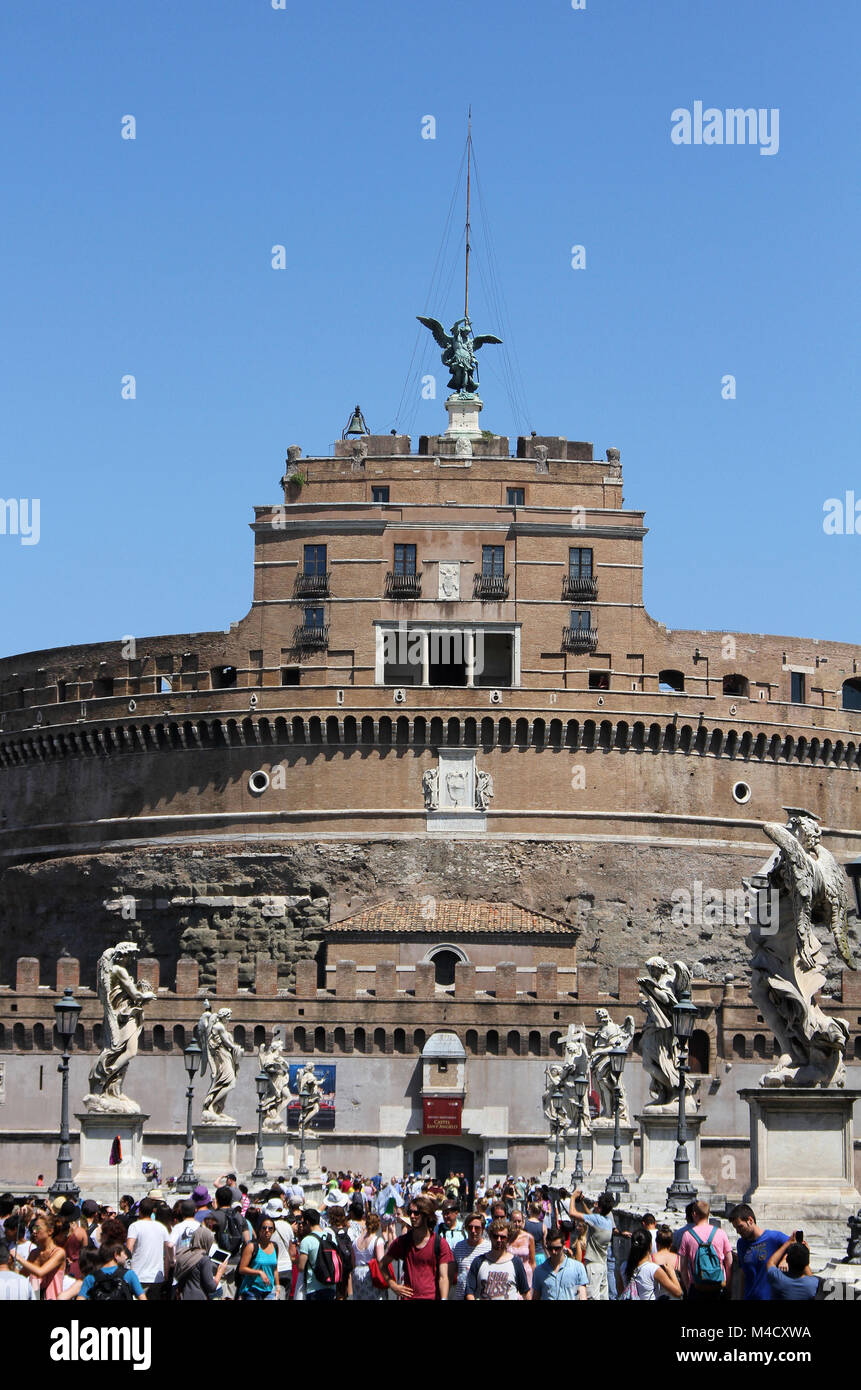 Italia roma castel santangelo castello hadrian imperatore architettura ...