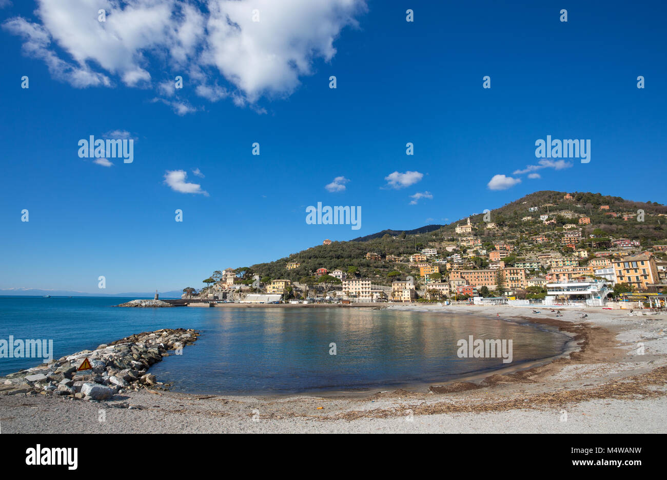 RECCO, Italia, 13 febbraio 2018 - Vista della città di Recco , Genova ...