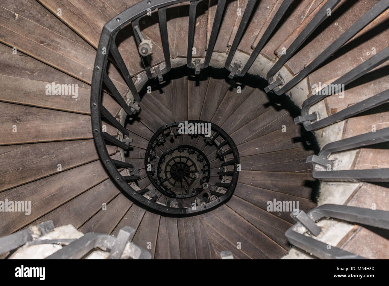 Scala a chiocciola leggera immagini e fotografie stock ad alta ...