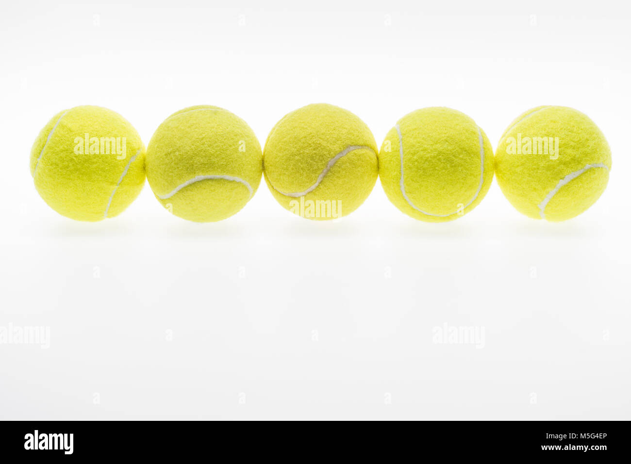 Cinque palline da tennis immagini e fotografie stock ad alta ...