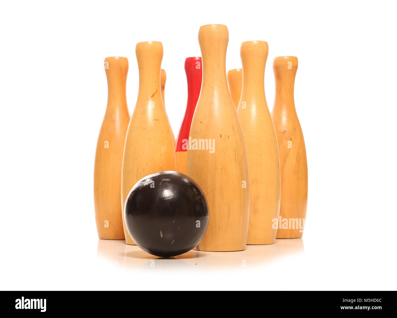Birilli in legno immagini e fotografie stock ad alta risoluzione - Alamy
