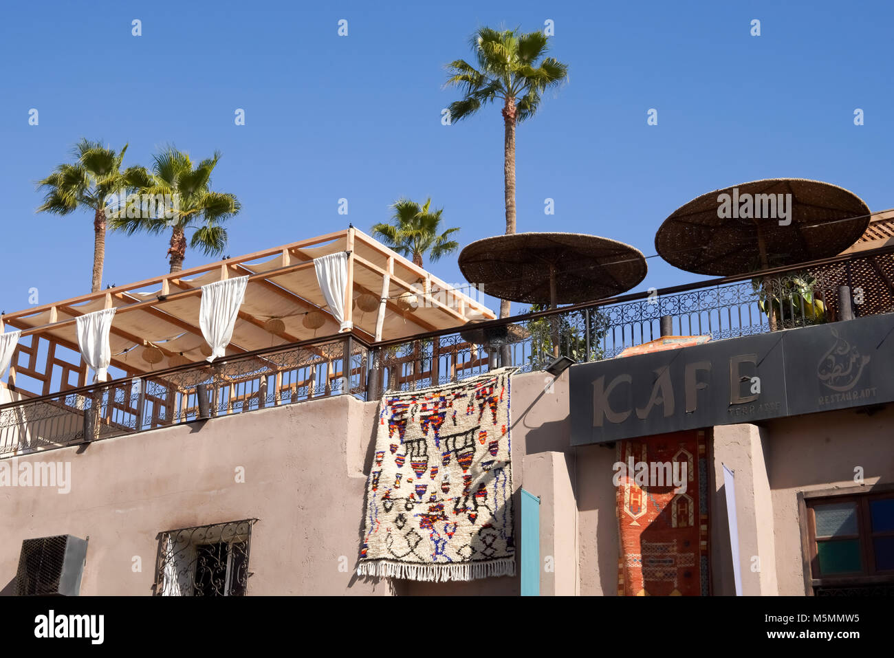 Terrazza sul tetto vista marocco immagini e fotografie stock ad alta ...