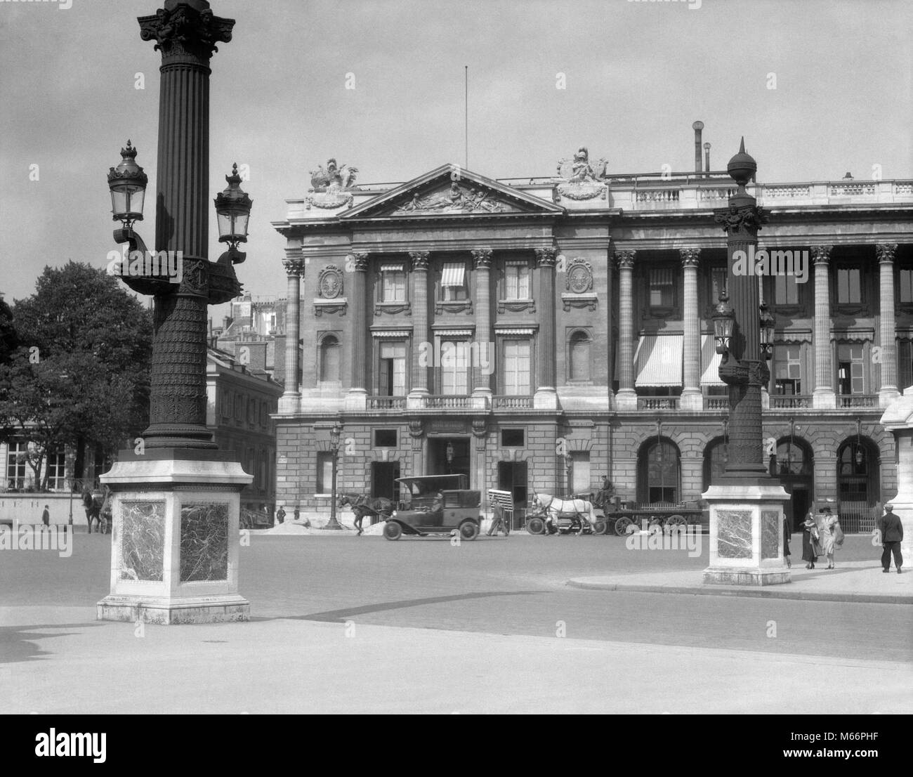 1920s HOTEL CRILLON SULLA PLACE DE LA CONDORDE PARIGI FRANCIA - R931 ...
