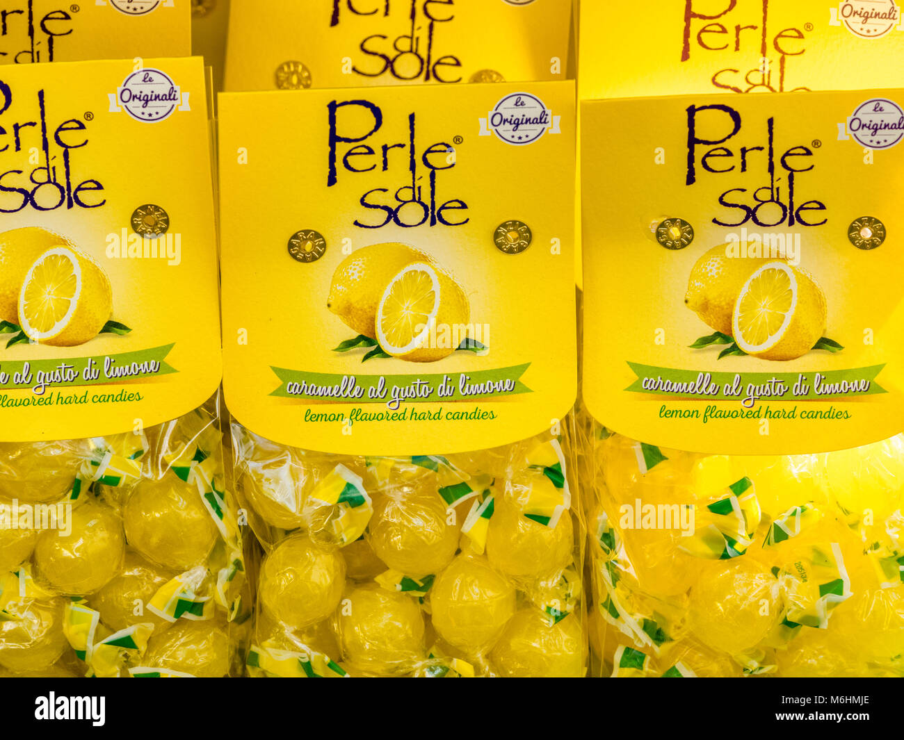 Classic limone di Sorrento candy nella cittadina di Positano sulla ...