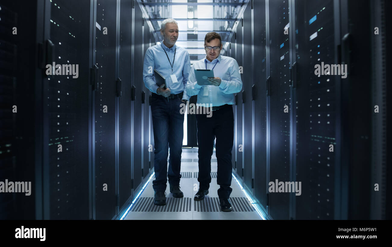 Tramite server data center immagini e fotografie stock ad alta ...