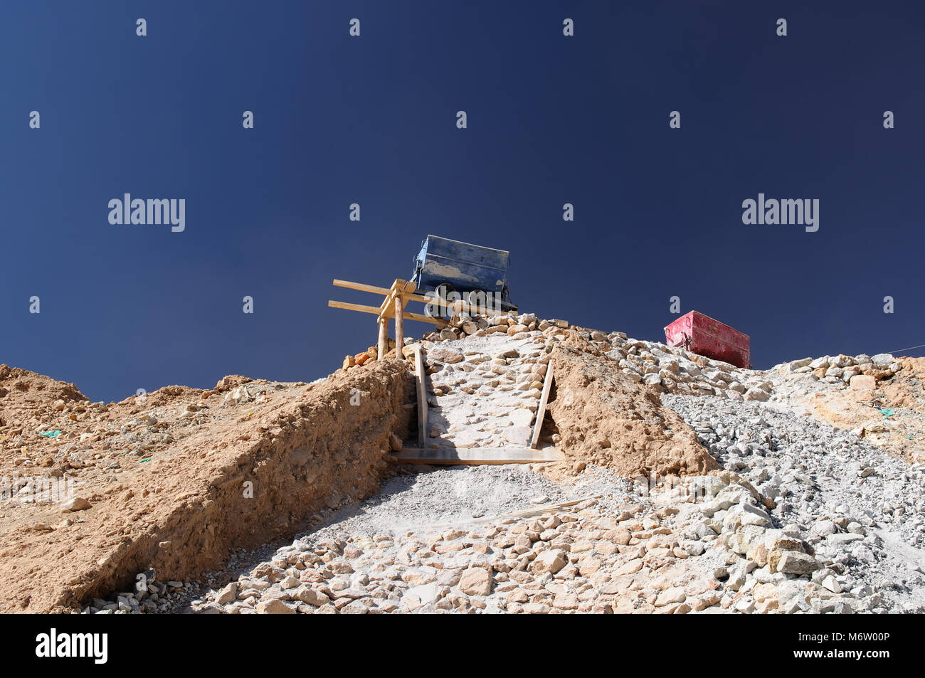 Potosi (UNESCO) in Bolivia - la città più alta del mondo (4070m). Un ...