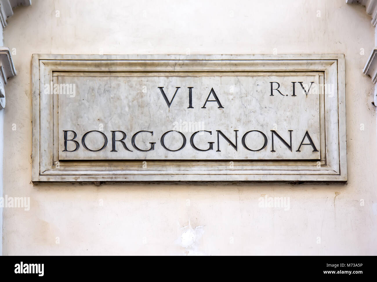 Cartello stradale con nome della via e informazioni immagini e ...