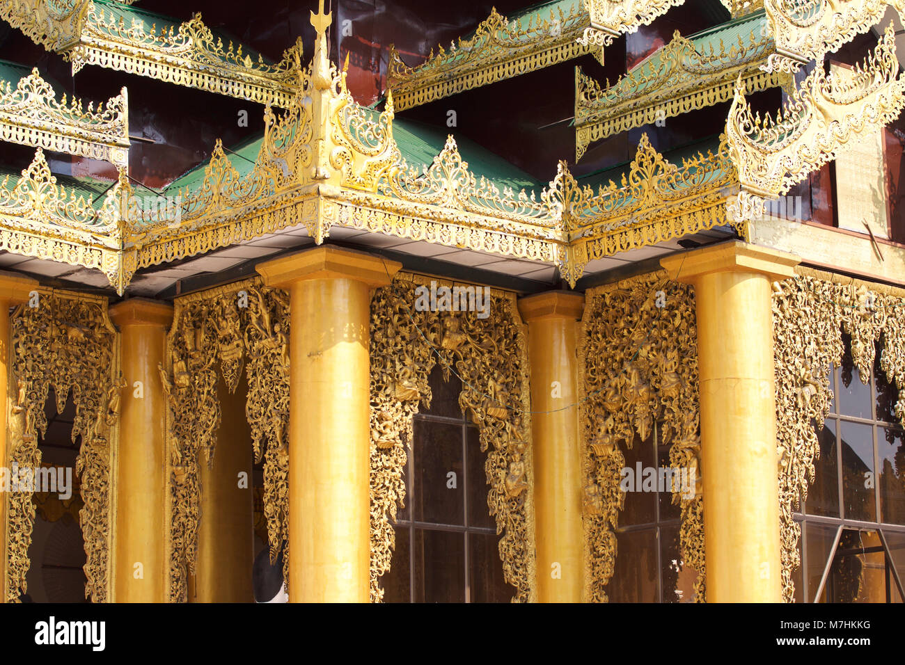 Tempio buddista complesso Shwedagon è un simbolo storico del Buddismo ...