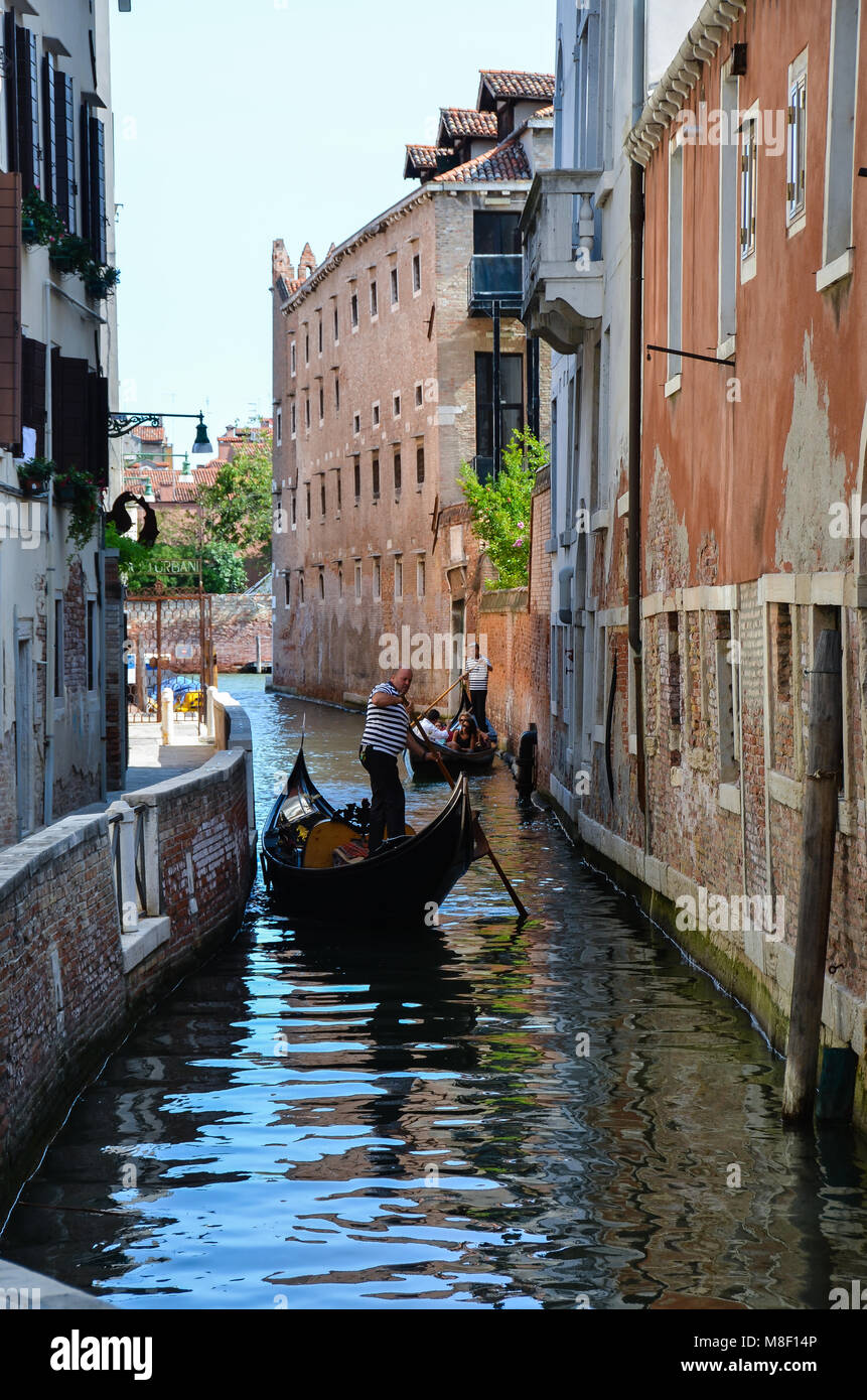 Scena del canale di sole immagini e fotografie stock ad alta risoluzione - Alamy