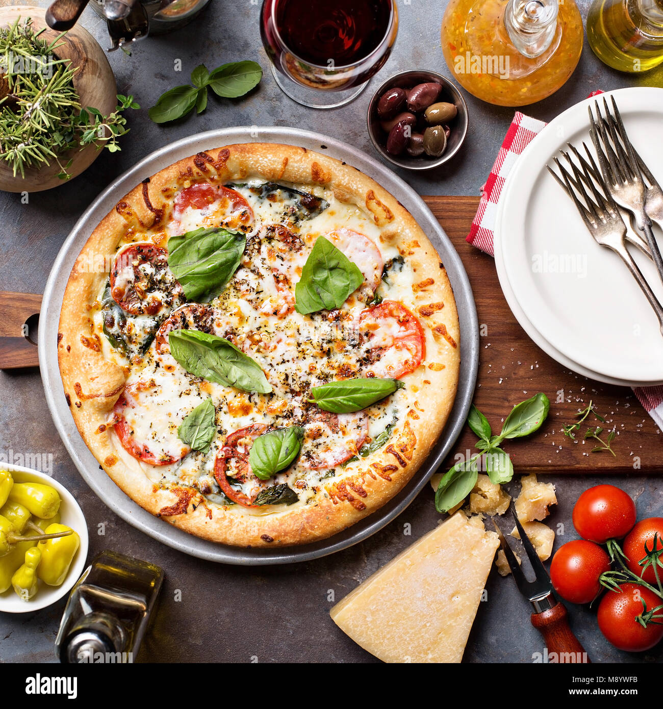 Pizza Di Sfondo Bianco Immagini e Fotos Stock - Alamy