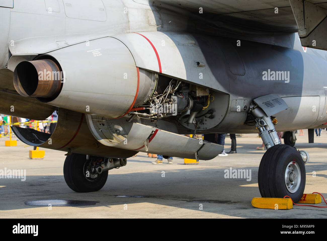 Tornado fighter jet exhaust immagini e fotografie stock ad alta ...