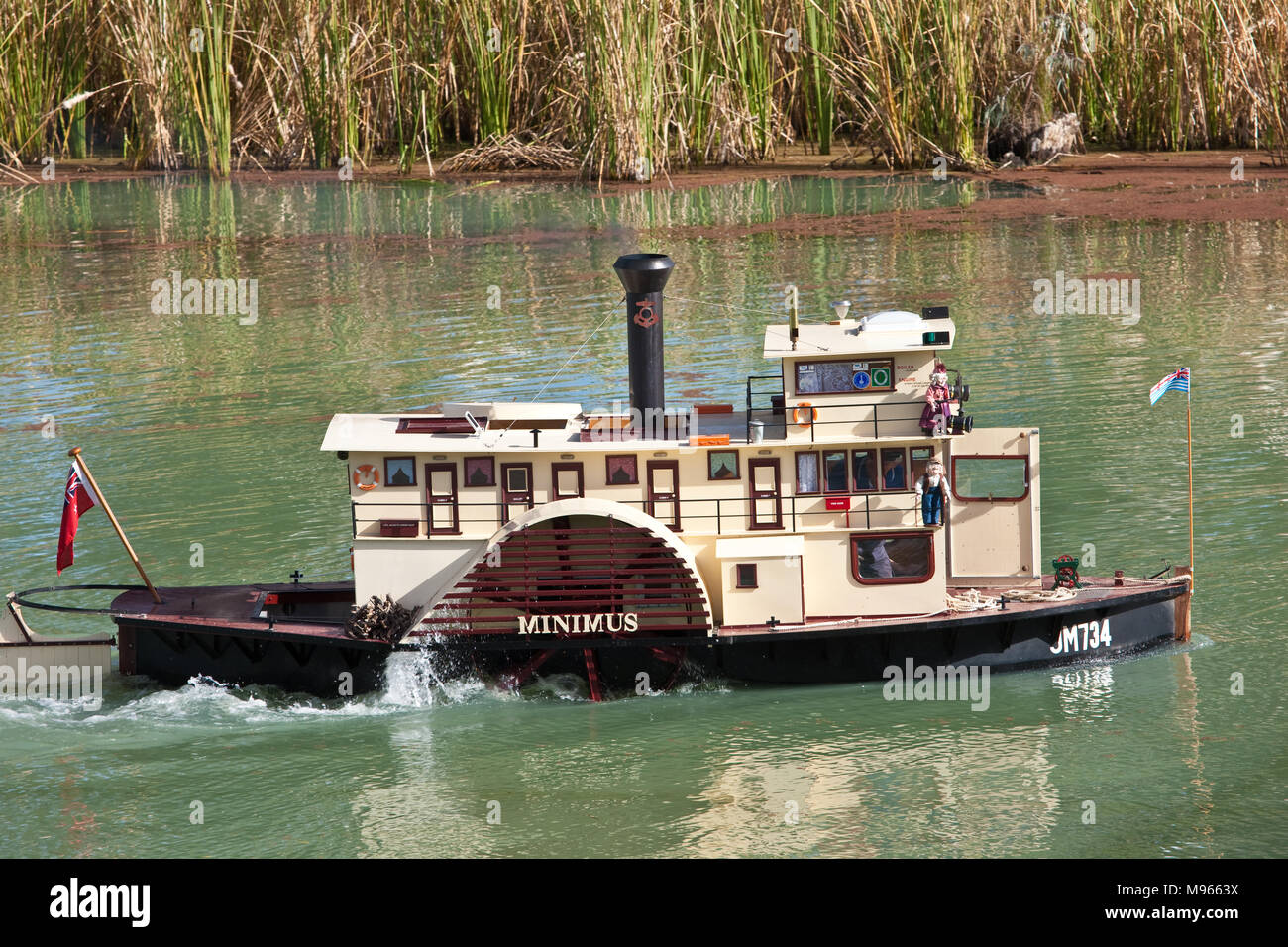 Barca in miniatura immagini e fotografie stock ad alta risoluzione - Alamy