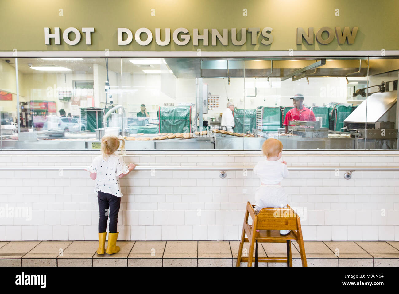 Bambini grassi immagini e fotografie stock ad alta risoluzione - Alamy