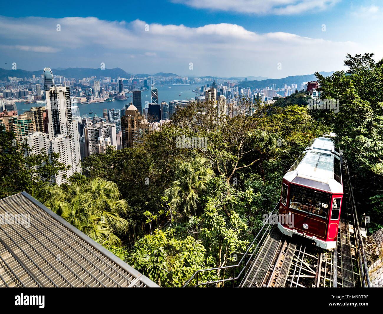 Il Peak Tram Hong Kong - esecuzione da Admiralty al Victoria Peak dando ...