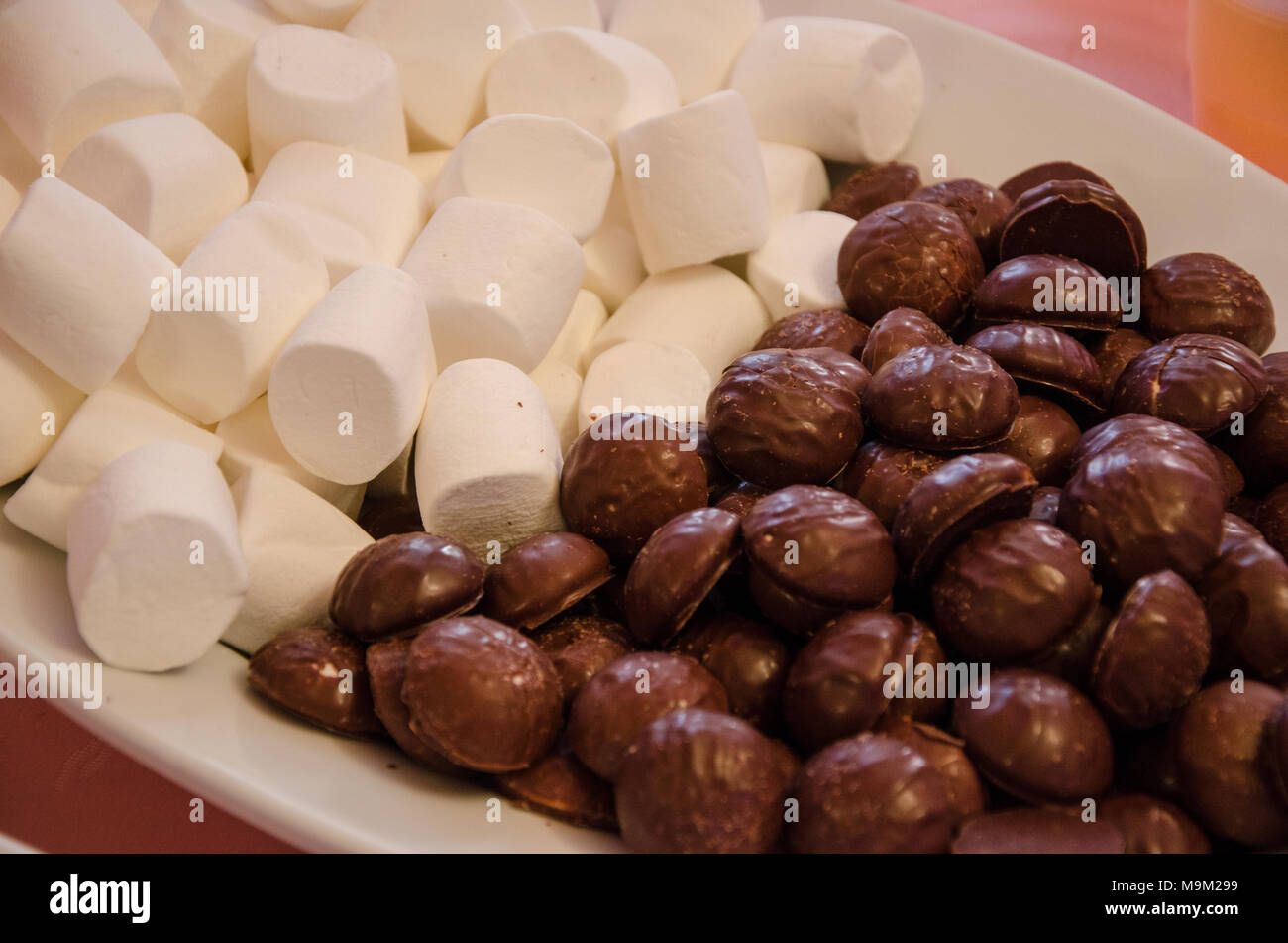Snack dolci immagini e fotografie stock ad alta risoluzione - Alamy