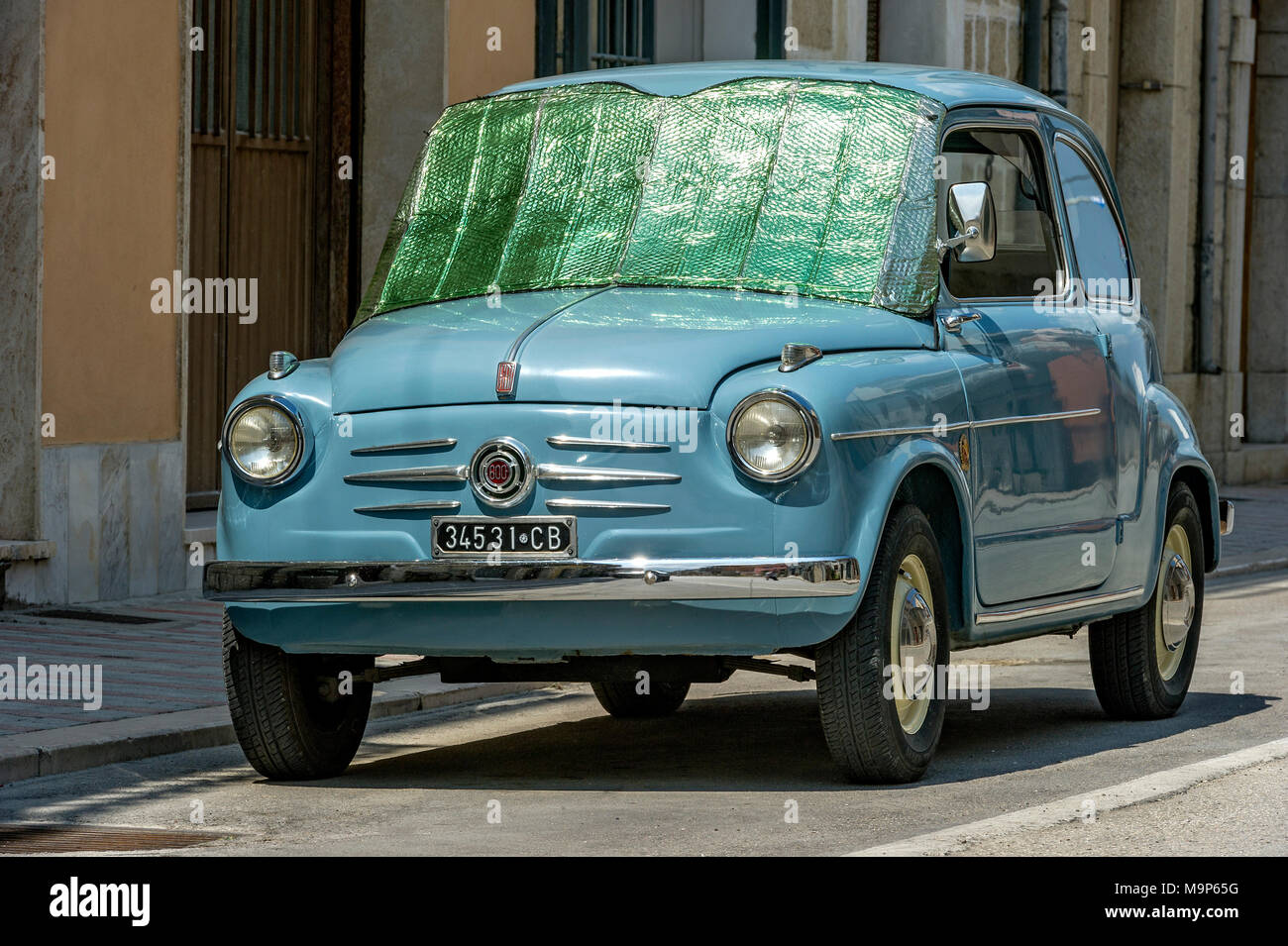 Fiat 600 immagini e fotografie stock ad alta risoluzione - Alamy