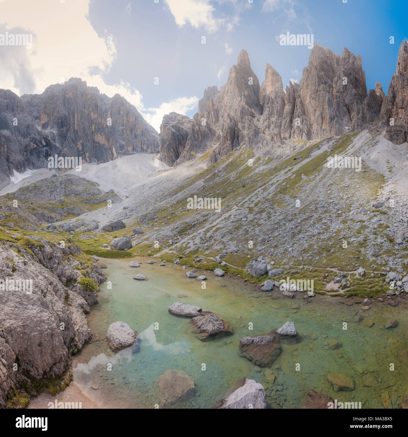 L'Italia, Veneto, Belluno, Comelico Superiore. Il lago di Popera vicino ...
